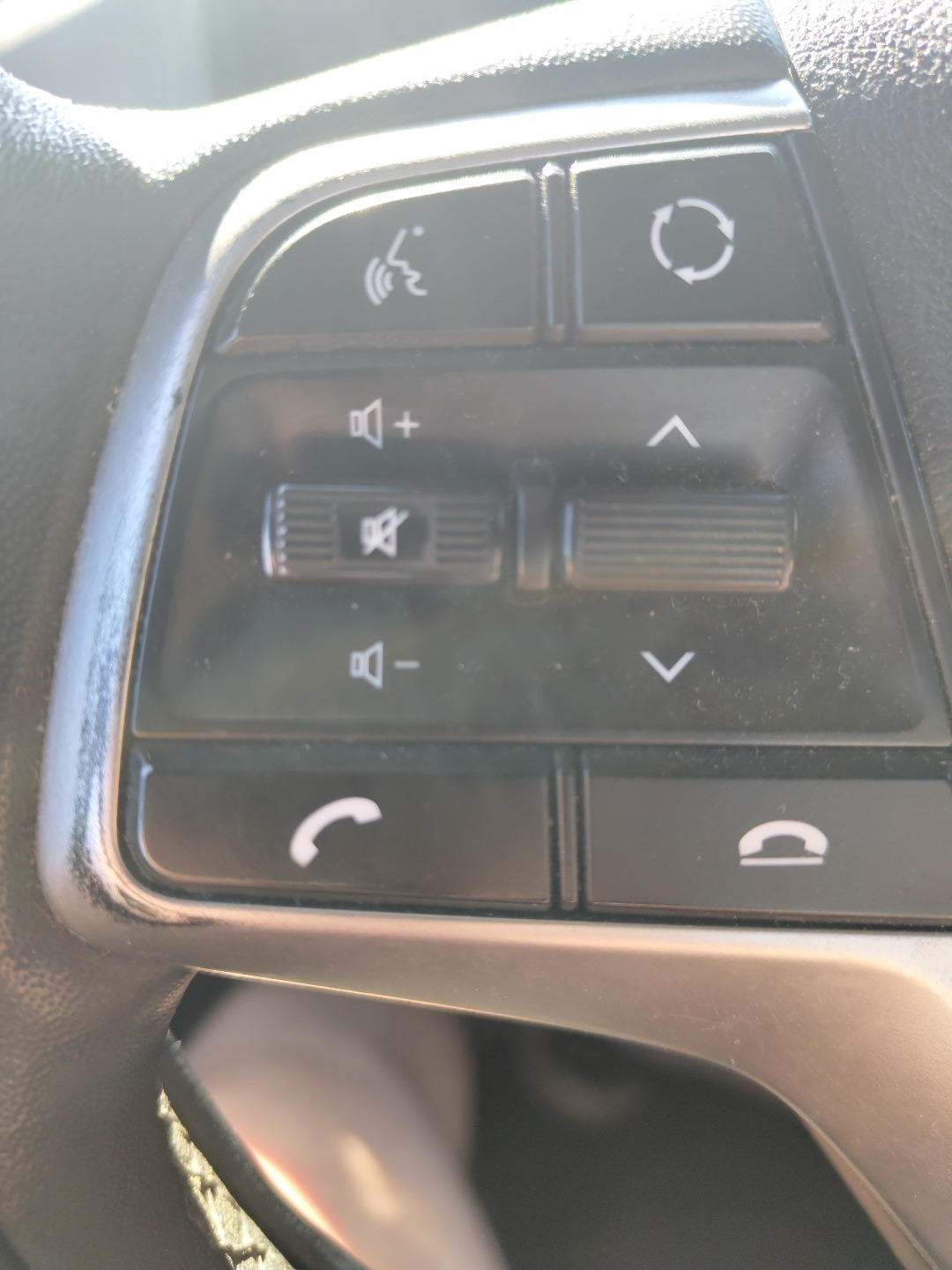 Замена кнопки громкости solaris 2 — Hyundai Solaris (2G) бензин, 1,6 л ...